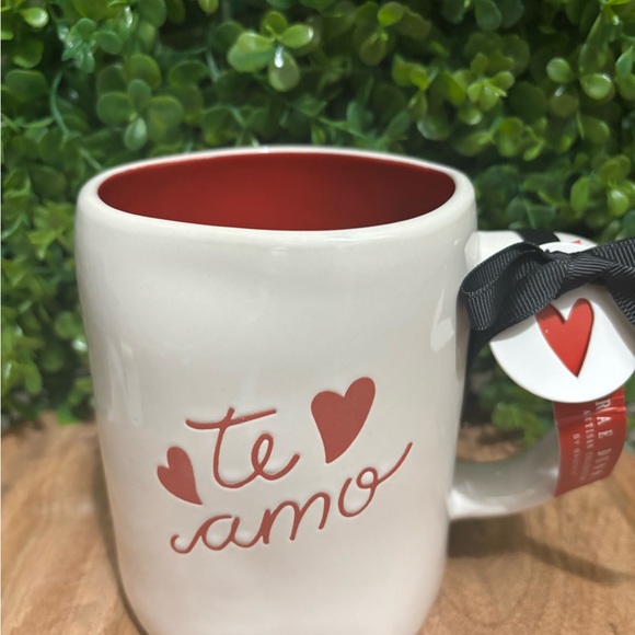 Rae Dunn | Kitchen | Rae Dunn Nwt Te Amo Ceramic Mug Red And White ...